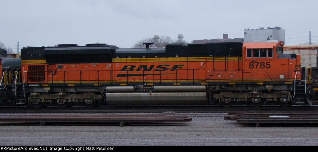 BNSF 8785
